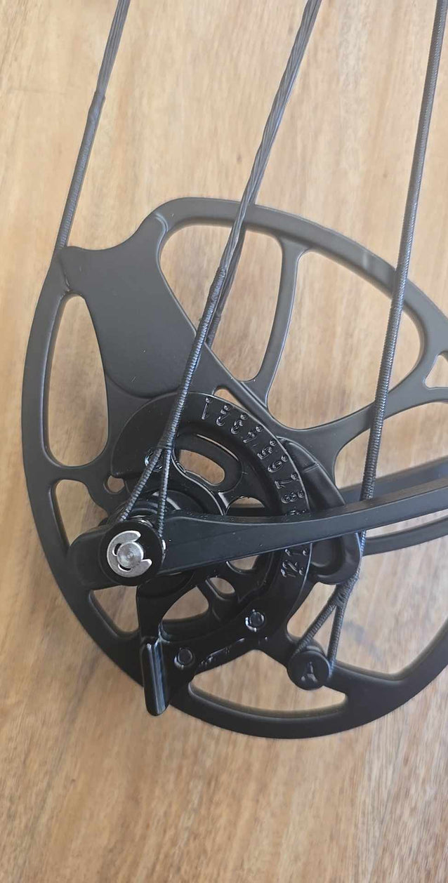 Pandarus P2 Compound bow 10-50# 22.5-30" Kit