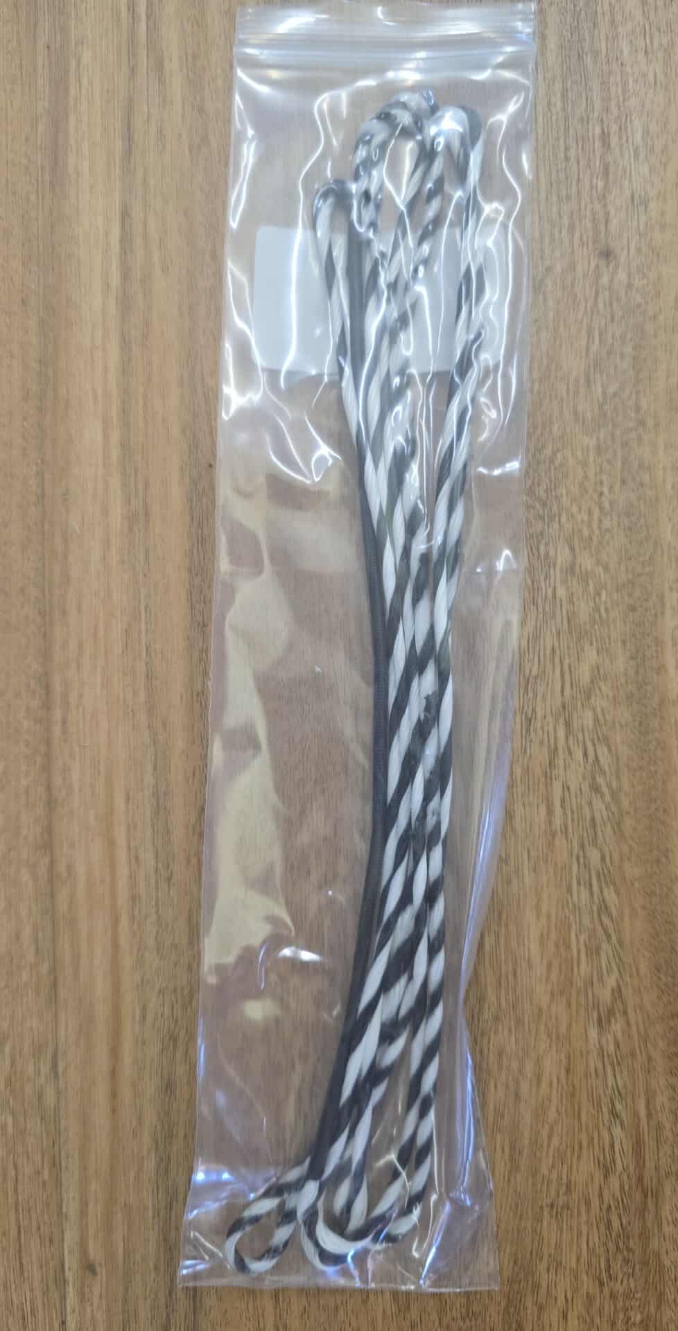 Dacron Flemish String Coloured White/Black