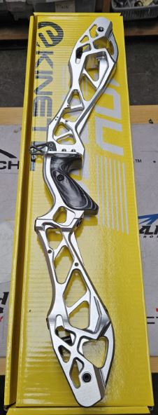 Kinetic INVINSO 25" Target Recurve Riser TPX RH